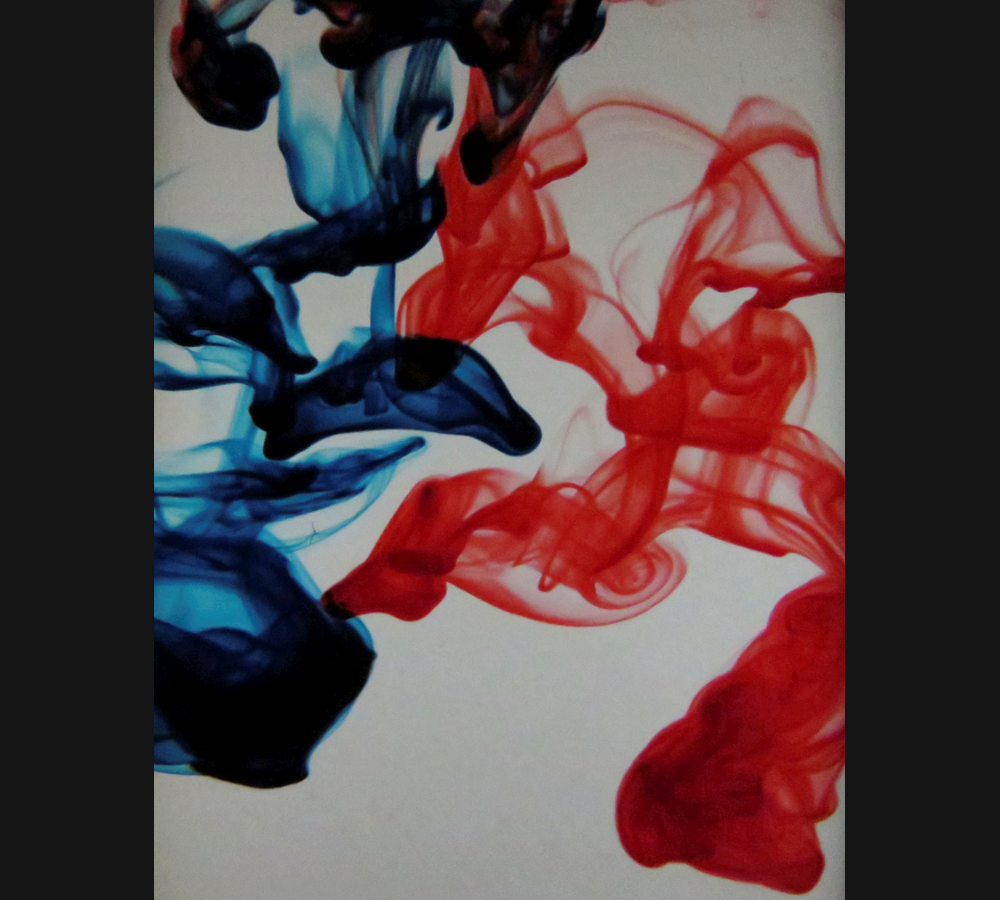 Food dye in water forms complex patterns due to the Rayleigh Taylor ...