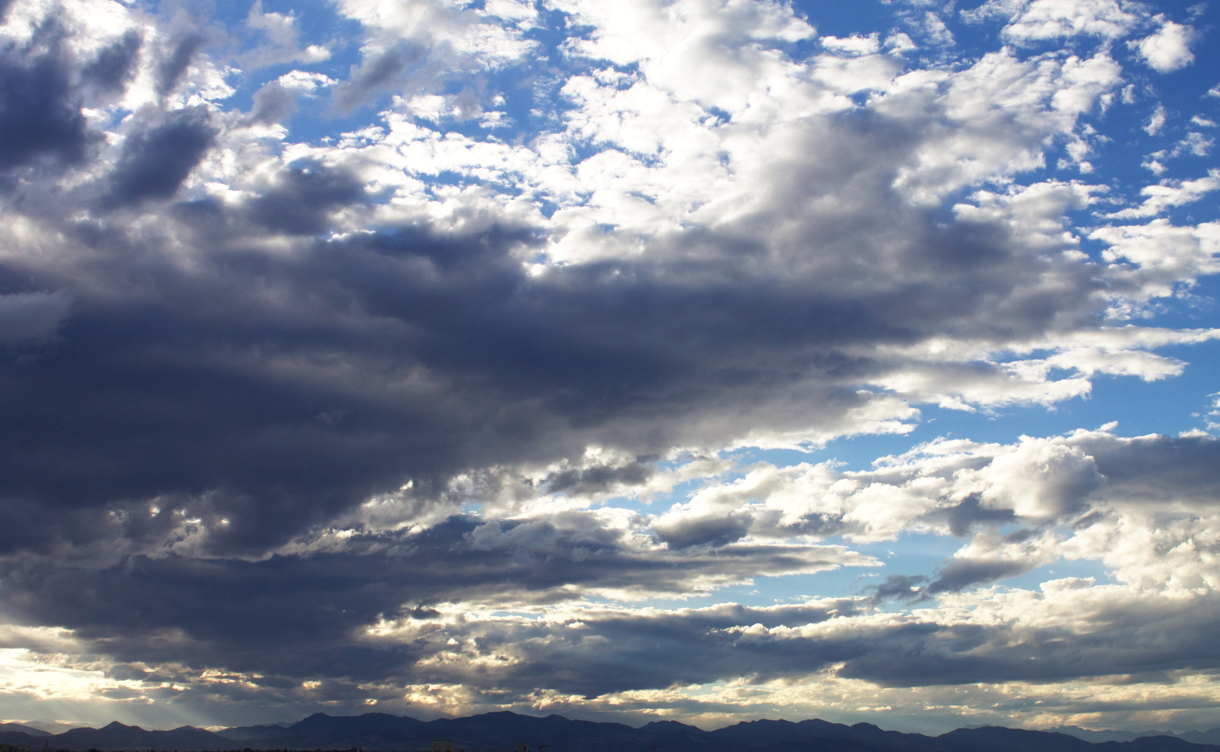 Clouds: Denver Co, West facing at 5:18 PM on Oct 2 2016, cumulus clouds unstable - Flow ...