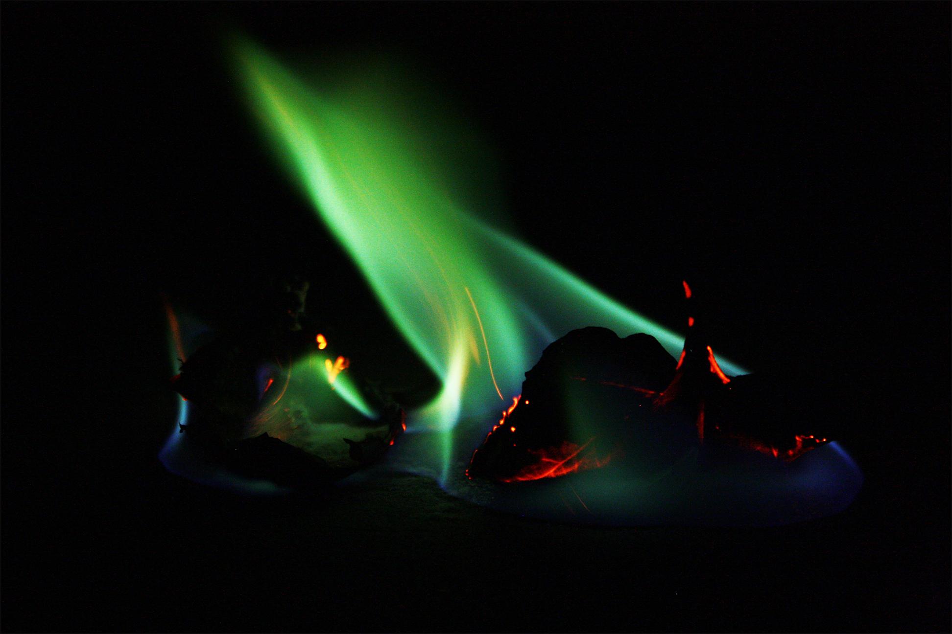 Burning a Leaf with Green Fire - Flow Visualization