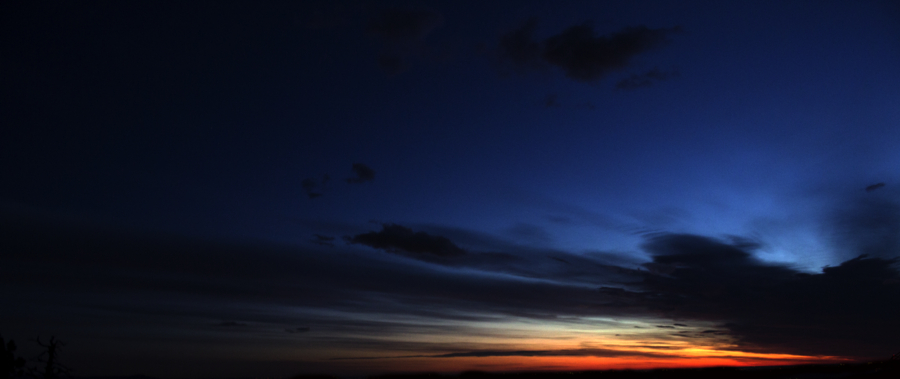 Altocumulus radiatus, February 19th 2014 just after 6 am, Boulder CO ...