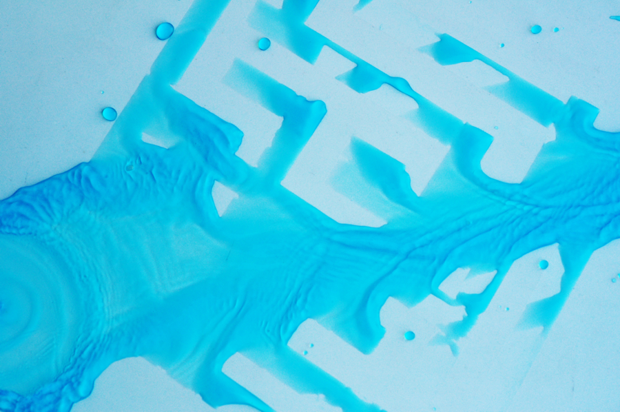 Water flows through a maze created by a pattern of superhydrophobic ...