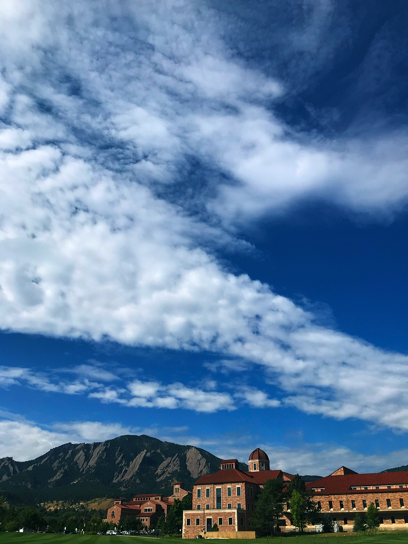 Clouds First // Antonio Gueretta - Flow Visualization