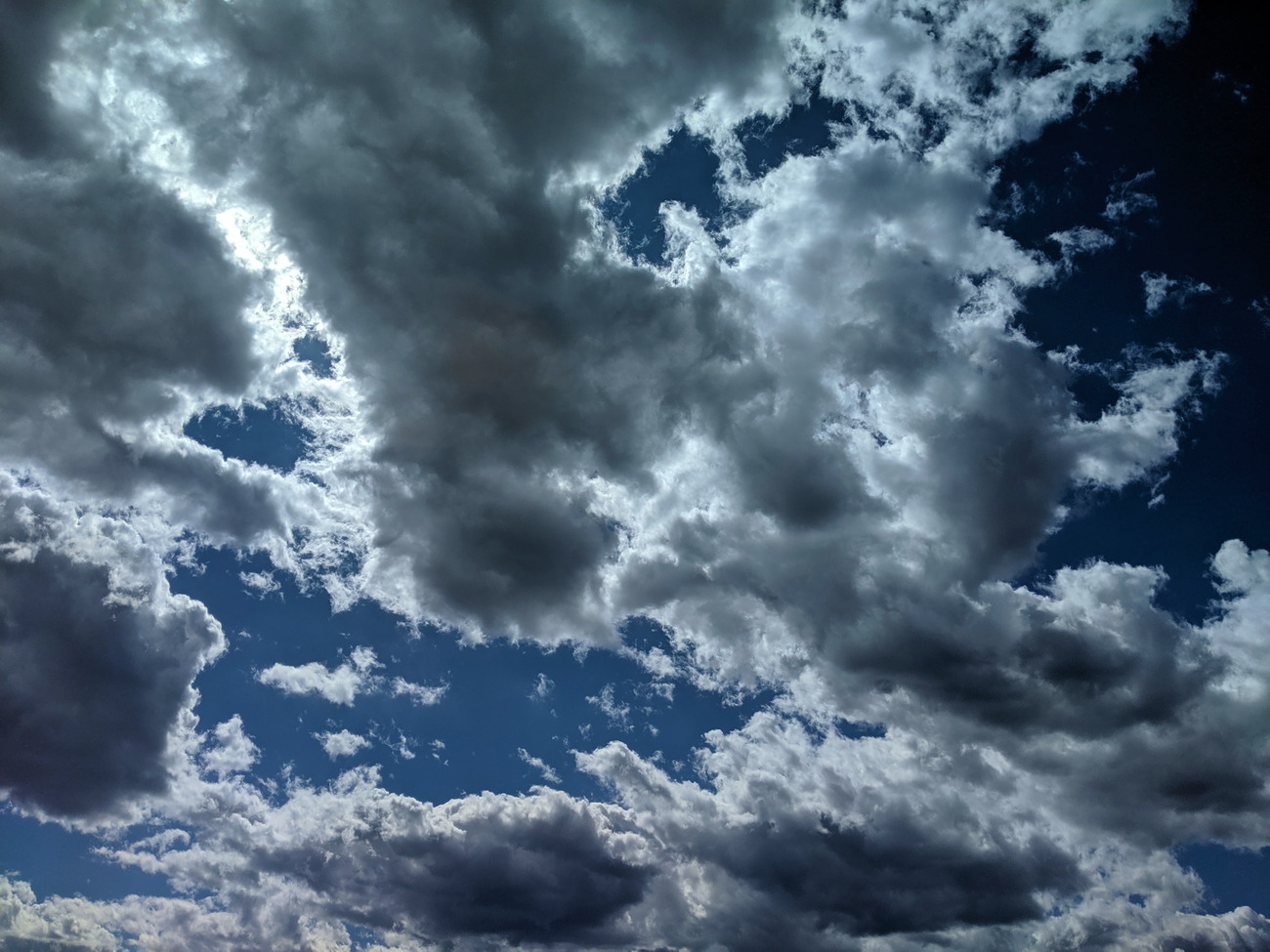 Clouds First // Mary Rahjes - Flow Visualization