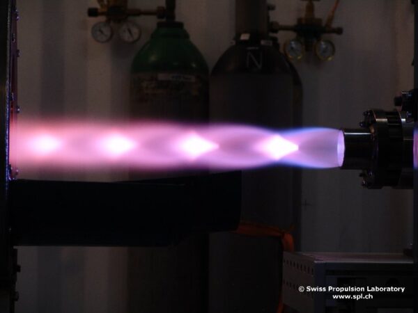 Shock Diamonds in Rocket Plume – Flow Visualization